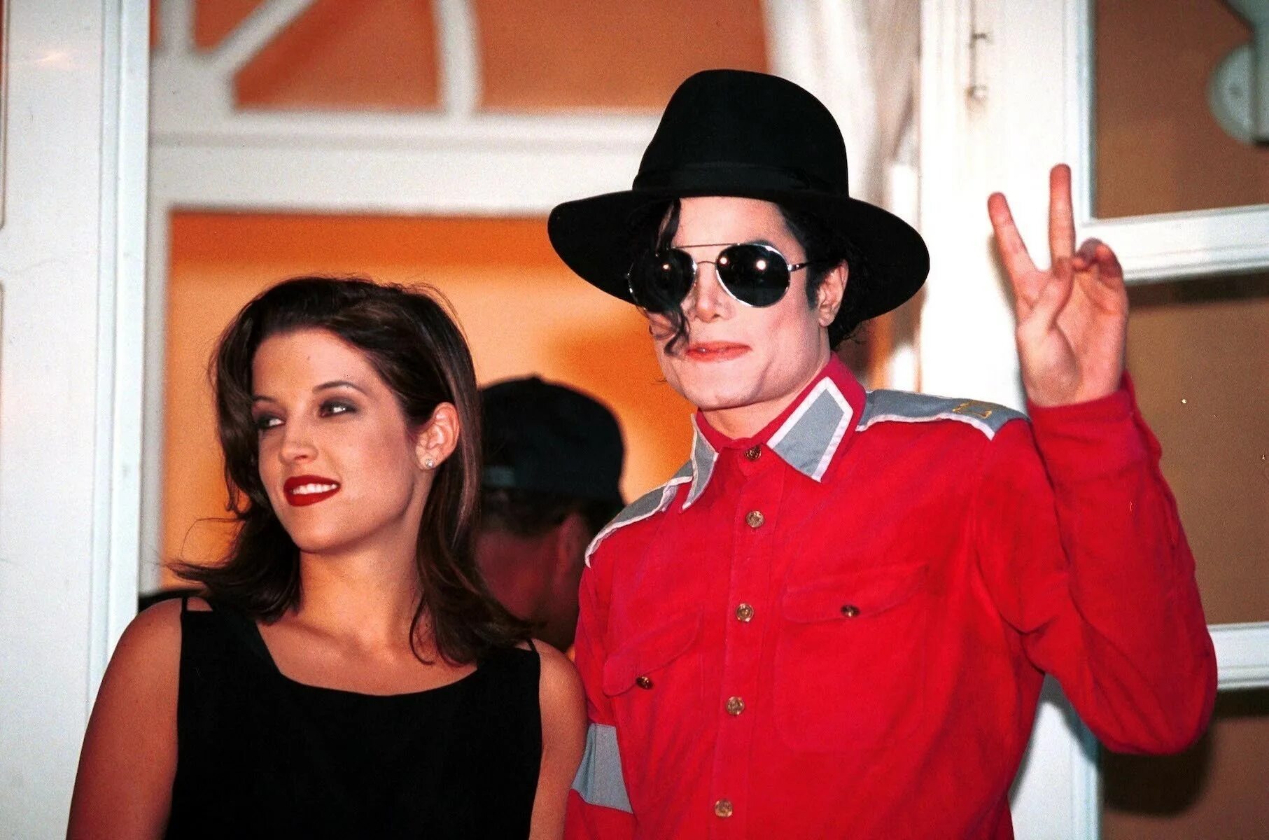 Debbie Rowe Today: What Michael Jackson’s Ex-Wife Looks Like Now – TorLib